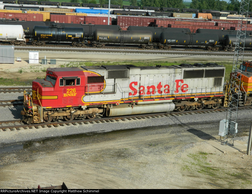 Ex-Santa Fe SD75M Roster Shot